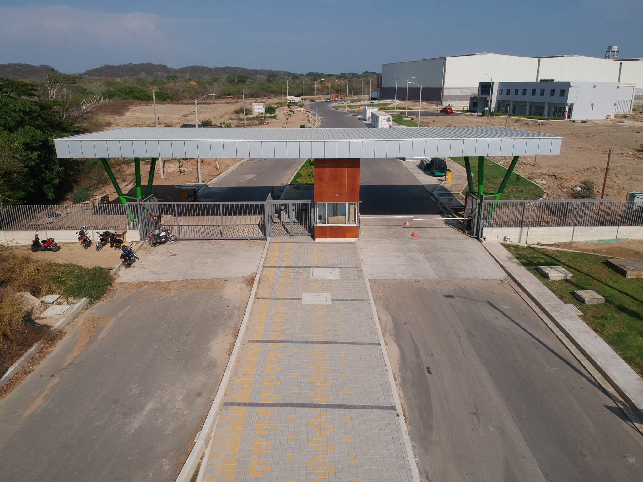 Acceso Parque Industrial CILA - Estructuras J&E